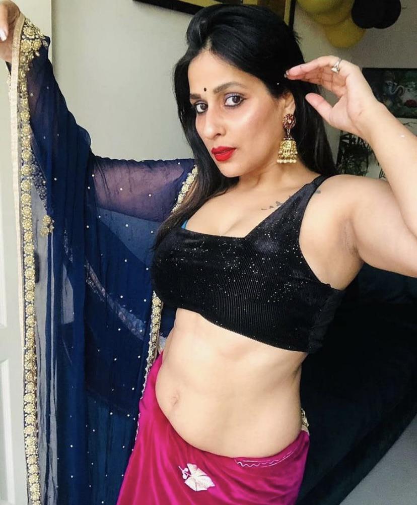 Sexy aunty vansheen verma 🔥 | Scrolller