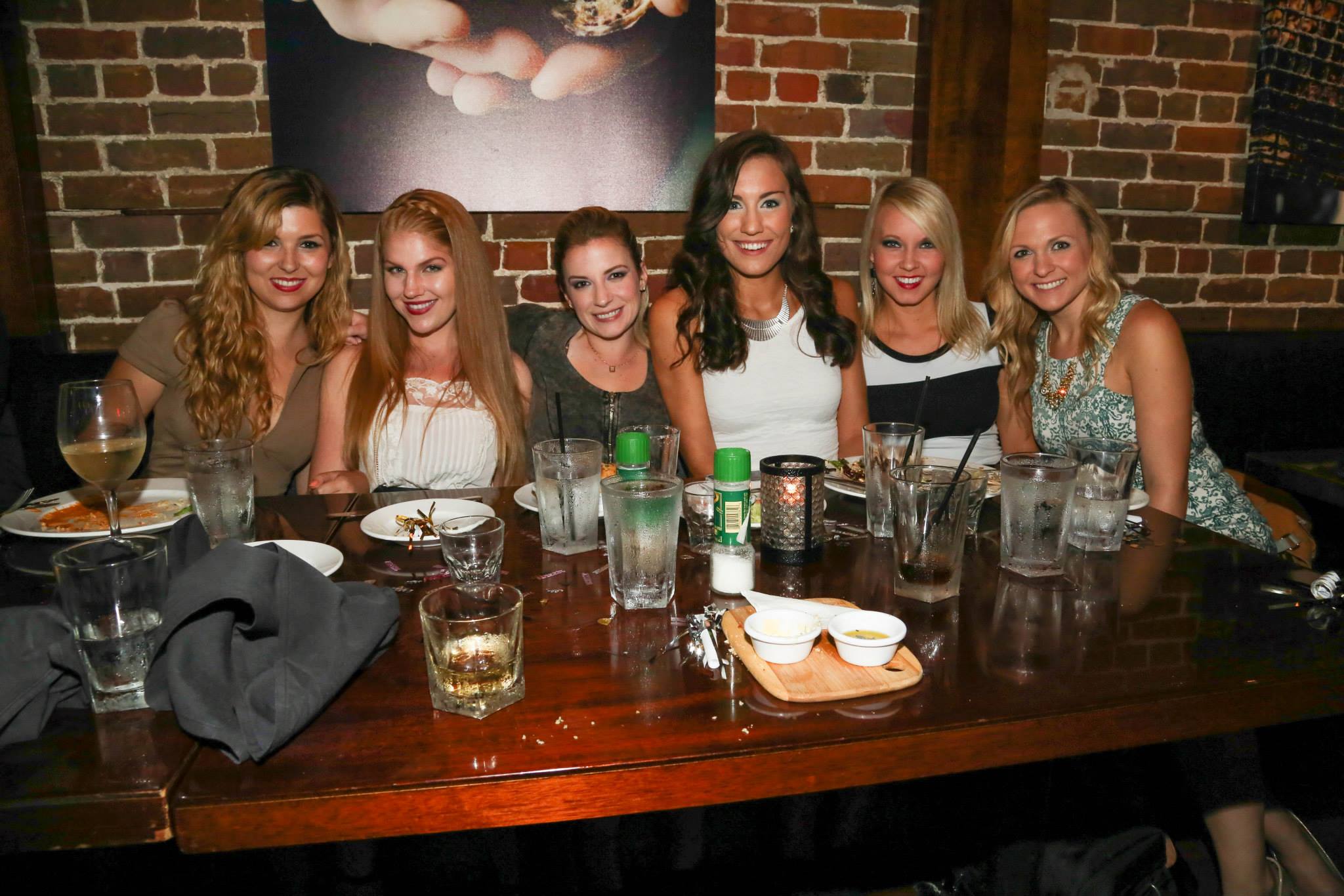 Sexy Friends | Scrolller