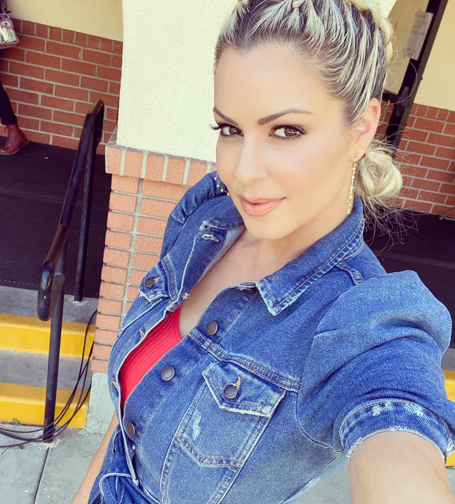 Sexy in Denim | Scrolller