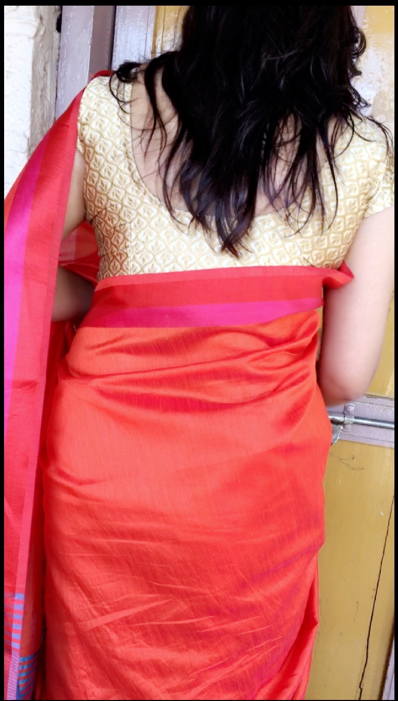 Sexy in Saree | Scrolller