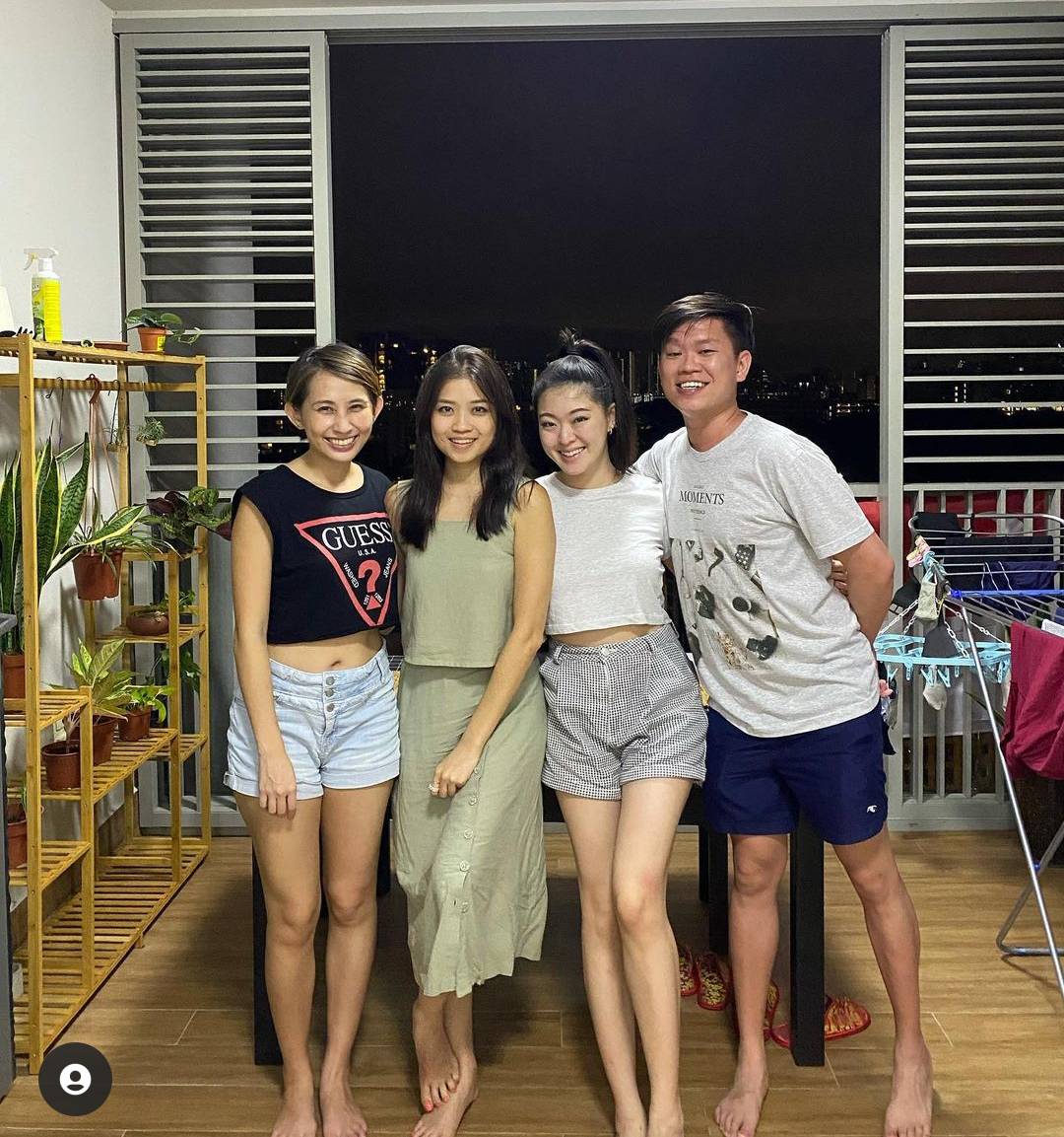 Sexy in the tropics | Scrolller