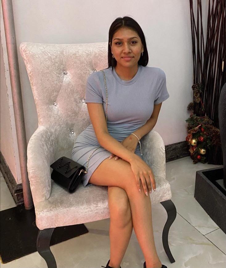 Petite (iktr) | Scrolller