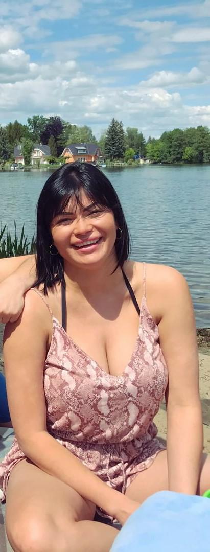 Sexy Mandy | Scrolller