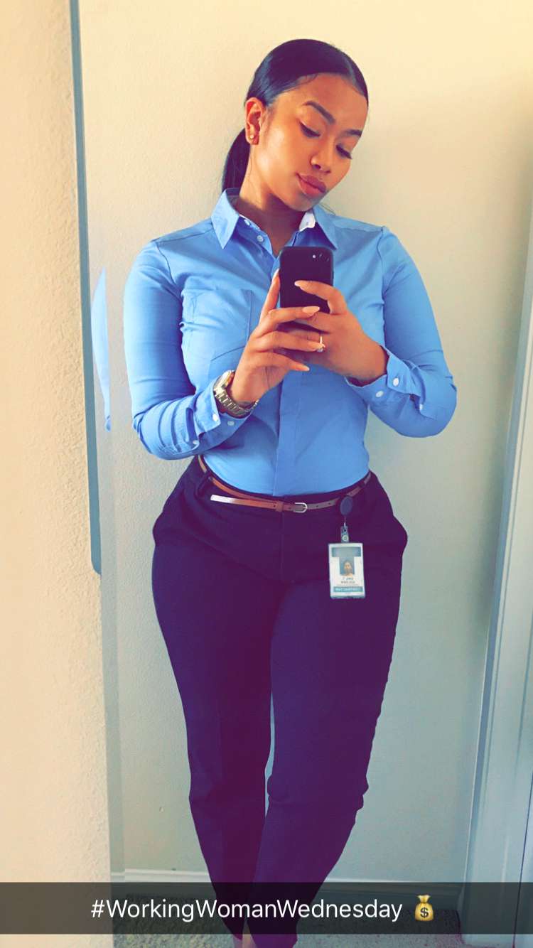 Office lady | Scrolller
