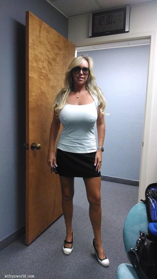 Sexy Sandra | Scrolller