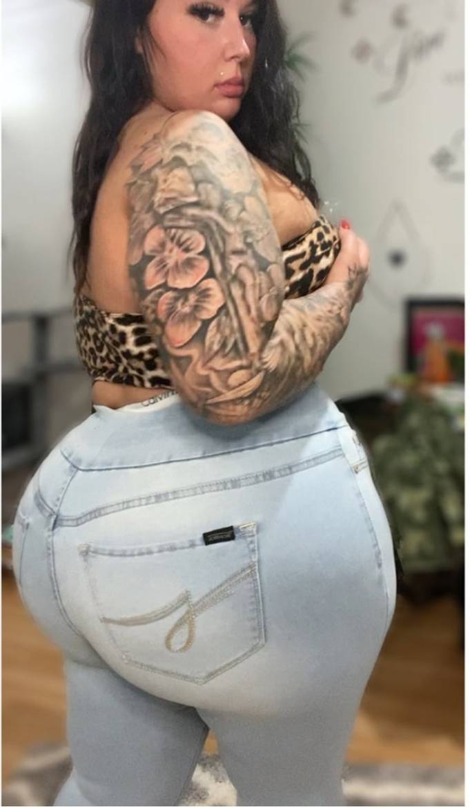 Sexy tatted with Jean's | Scrolller