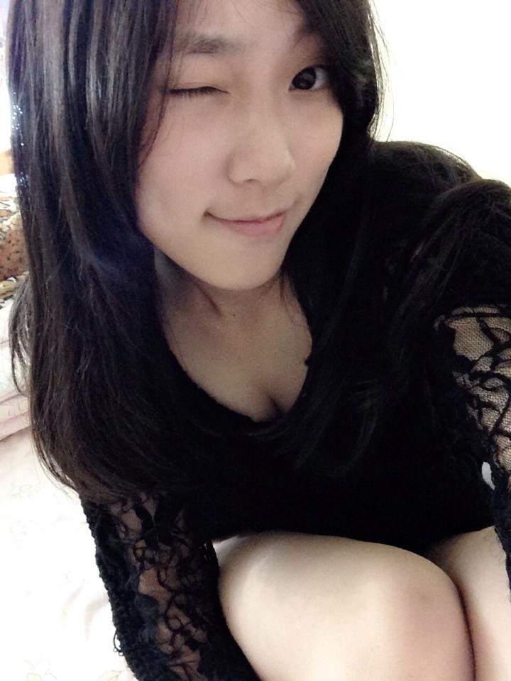 Sexy wink (x-post from r/RealChinaGirls) | Scrolller