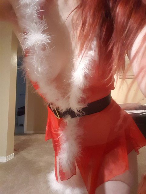 Sexy Xmas [F] | Scrolller