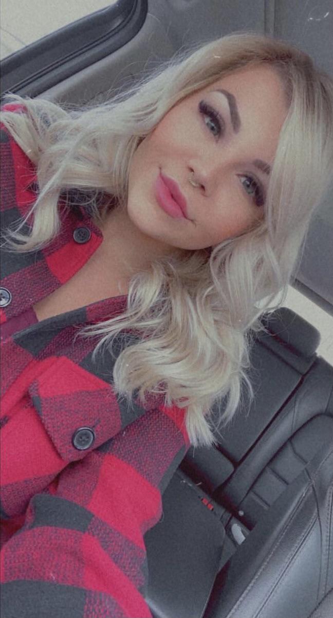 Shameless Saturday car selfie 23F 💋 | Scrolller