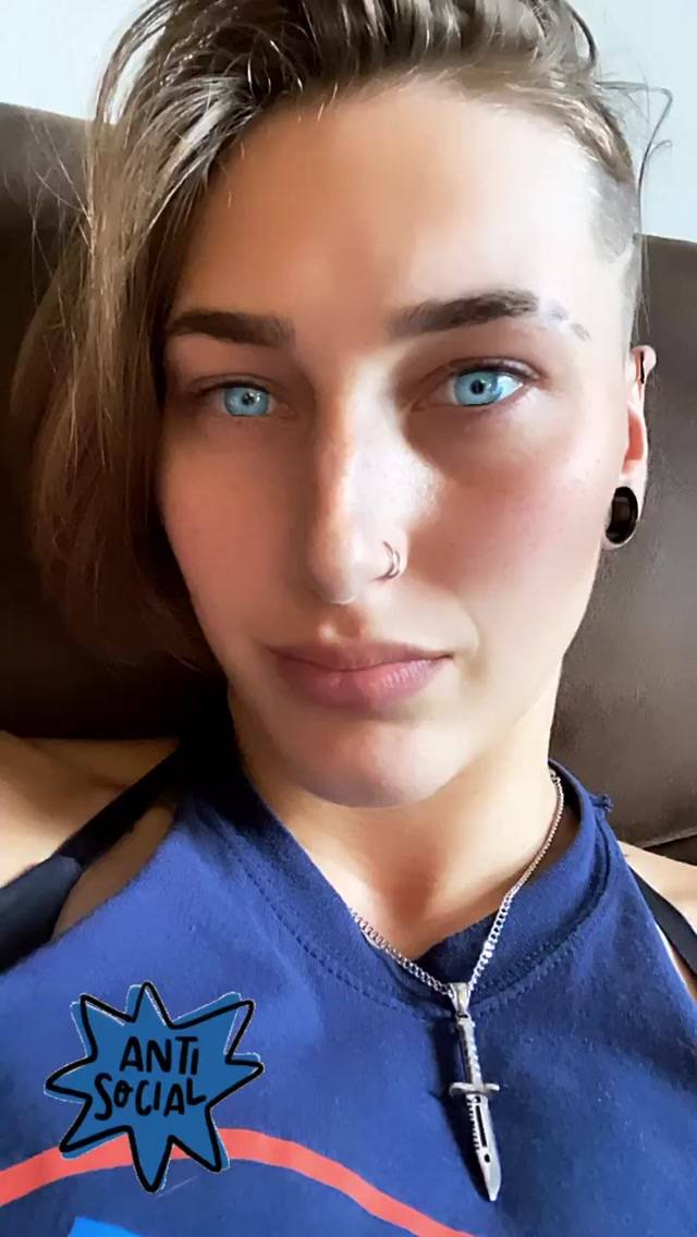 Sharp eyes | Scrolller