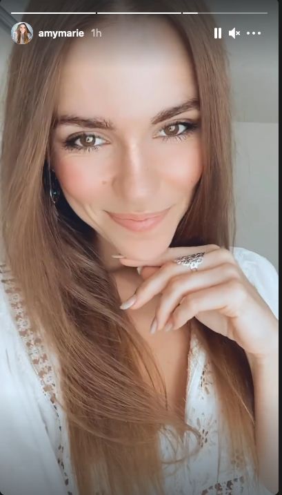 She cute | Scrolller