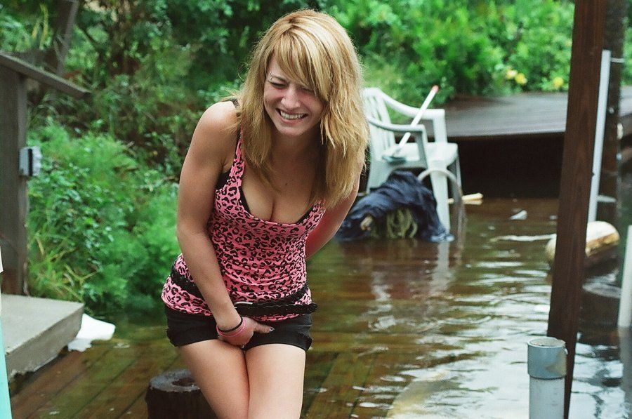 She has to pee | Scrolller