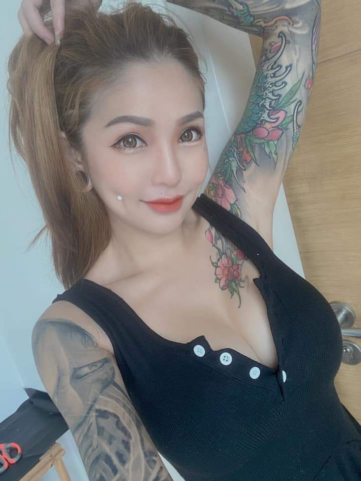 She is a goddess | Scrolller