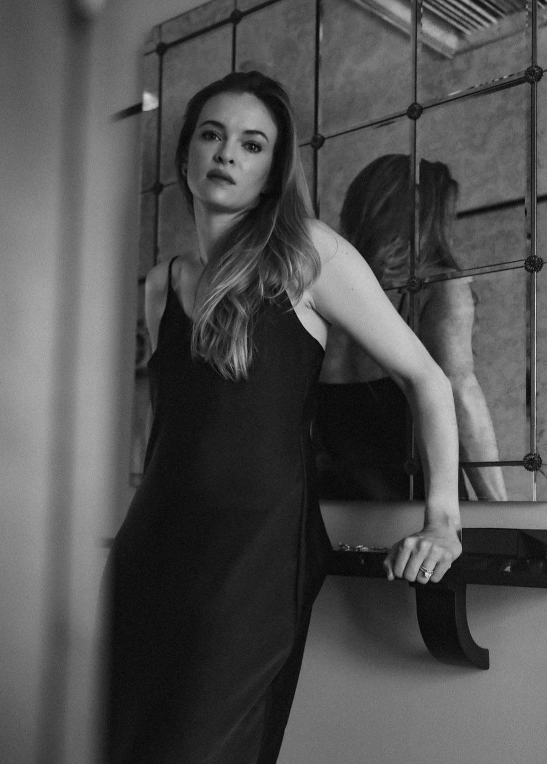 She keeps me speechless | Scrolller