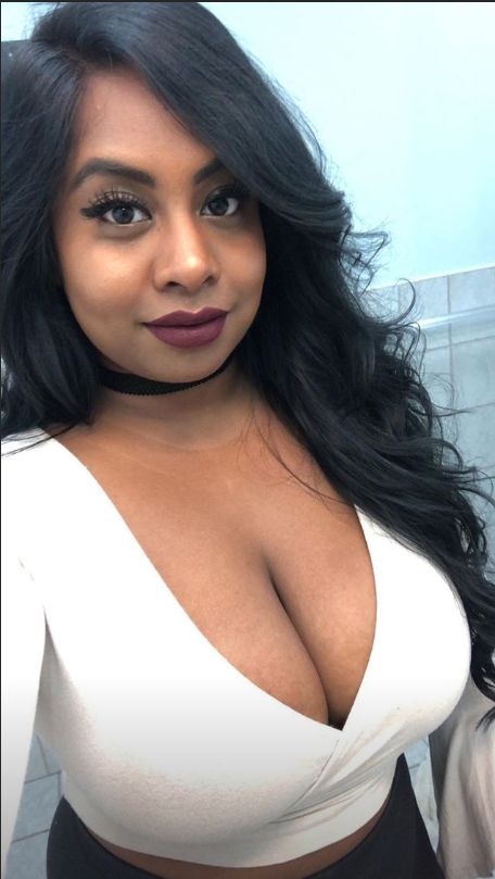 She likes showing off her assets | Scrolller