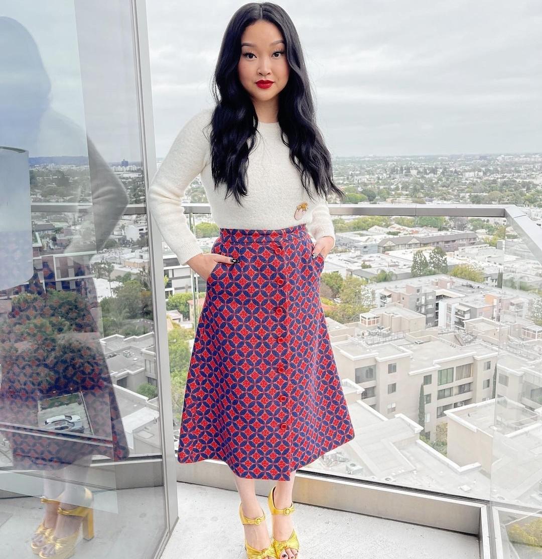 She look so cute in this!! | Scrolller