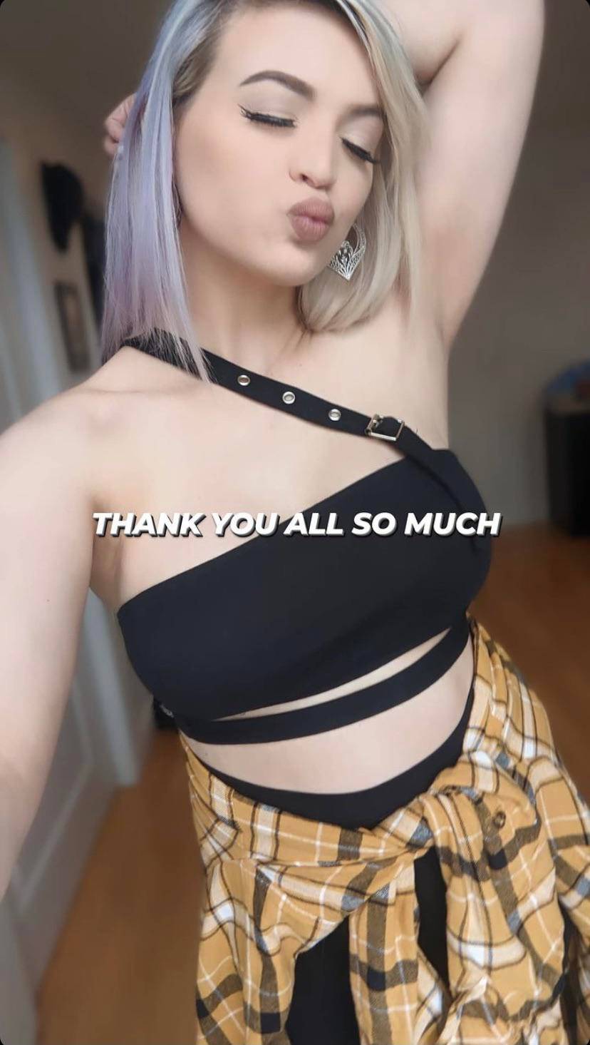 She loves her fans | Scrolller