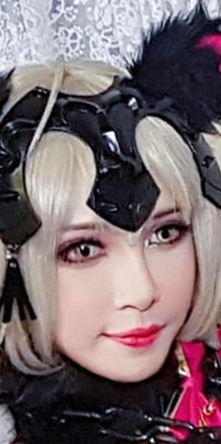 She’s dying inside | Scrolller