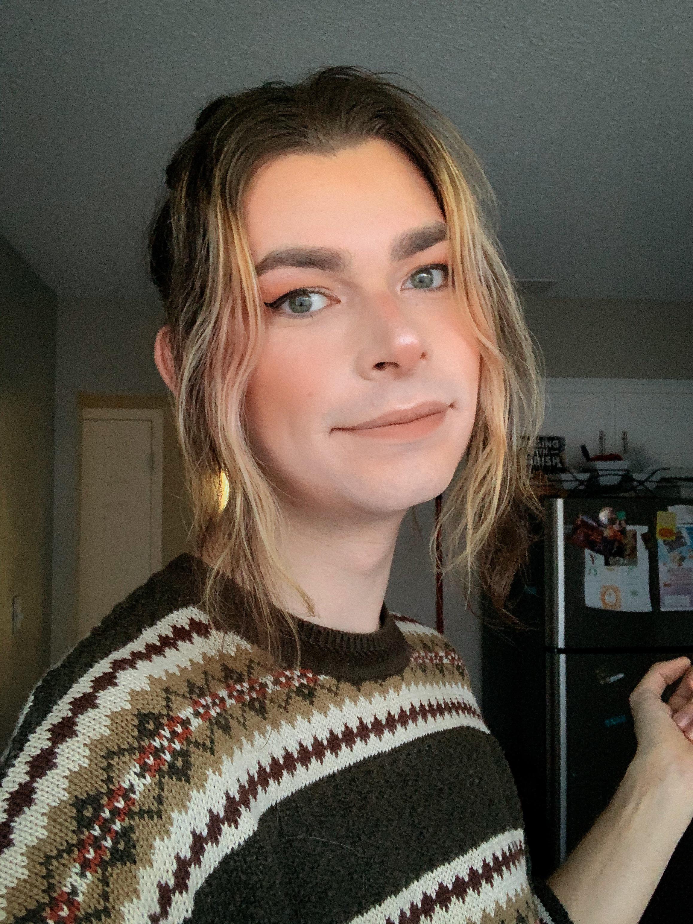 She’s feeling pretty !! | Scrolller