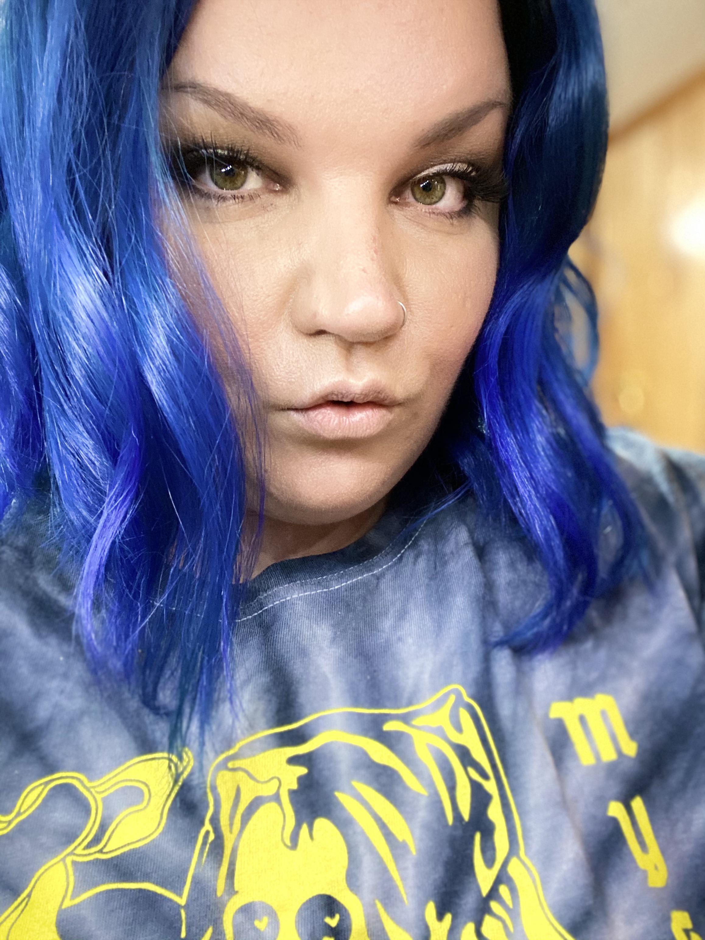 She’s got a little devil in her eyes. | Scrolller