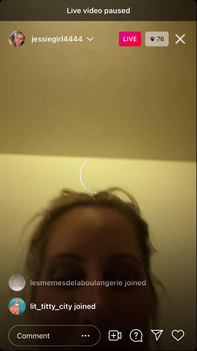 She’s live on insta rn. She’s flashing at 300 | Scrolller