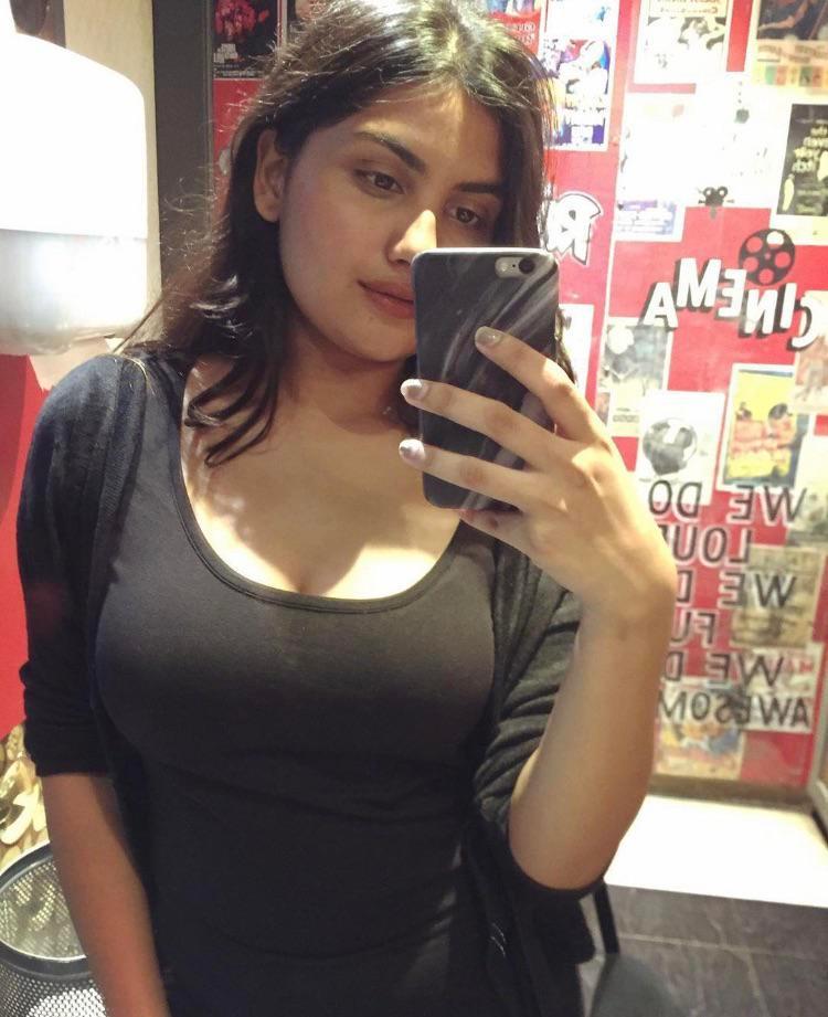 She’s still single | Scrolller