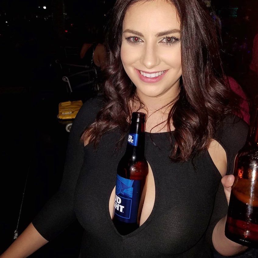 She should drink better beer | Scrolller