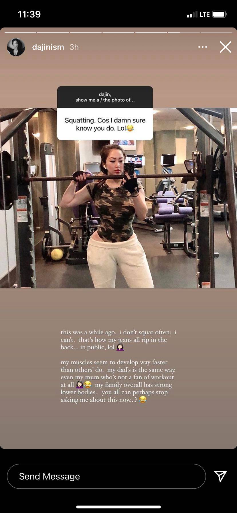 She squats! | Scrolller