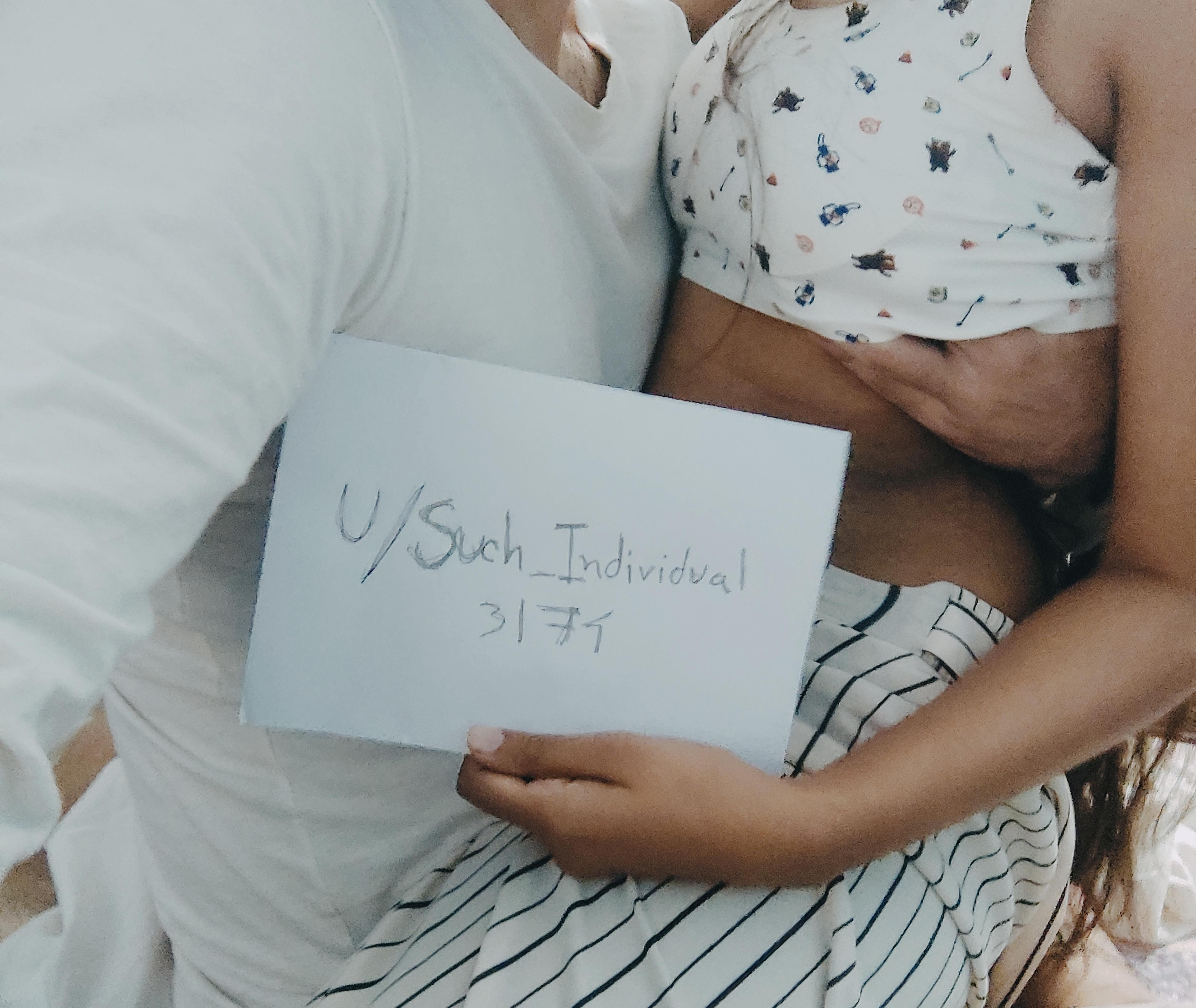 She wants me to read allowed the comments in the post to her, dig in boys (OC) | Scrolller