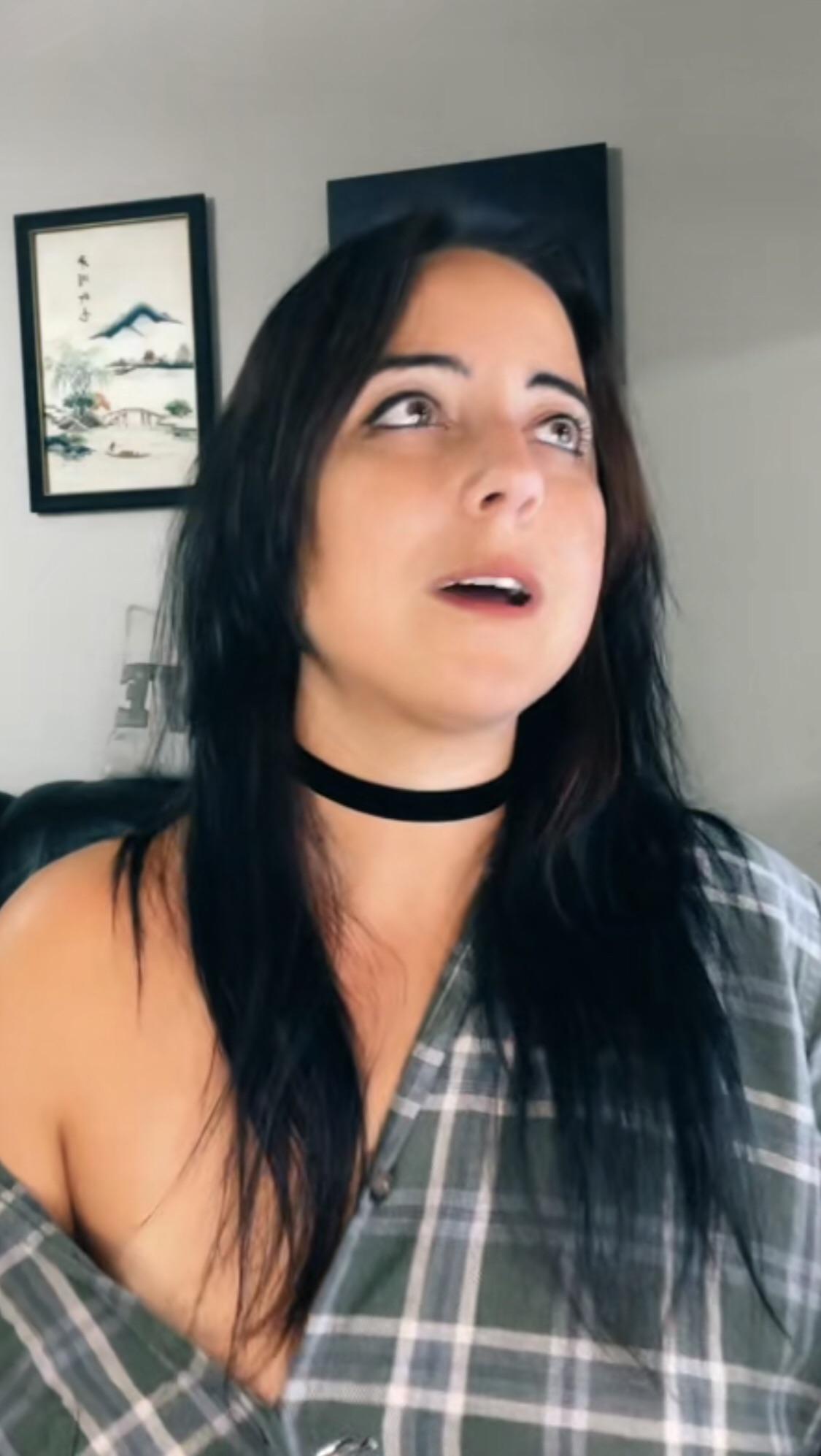 She'll do it with some more ppl here | Scrolller