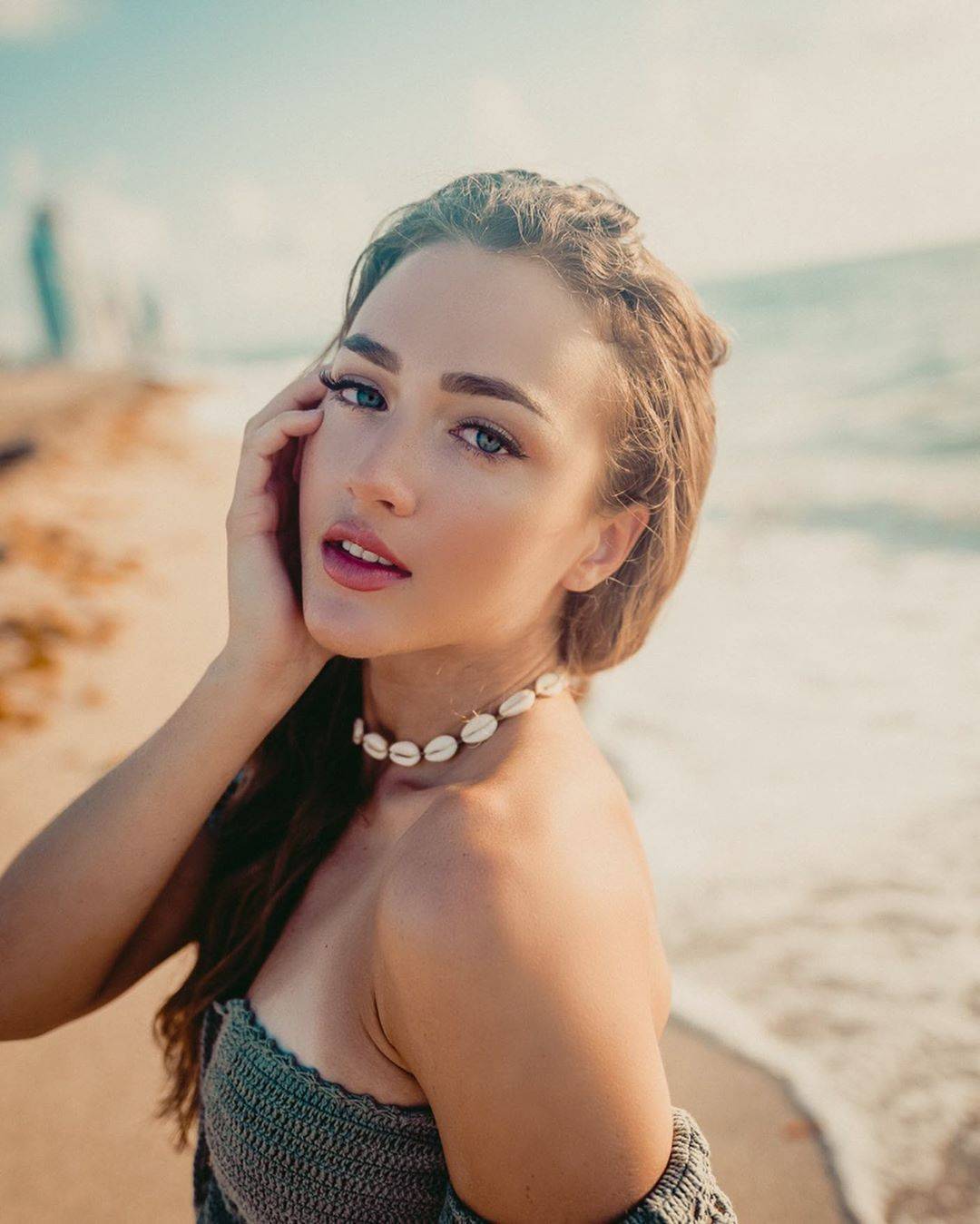 Shell necklace part three | Scrolller