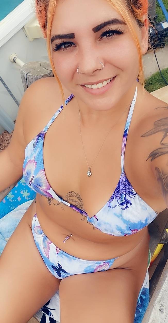 She's a hot one out here today 🥵 | Scrolller