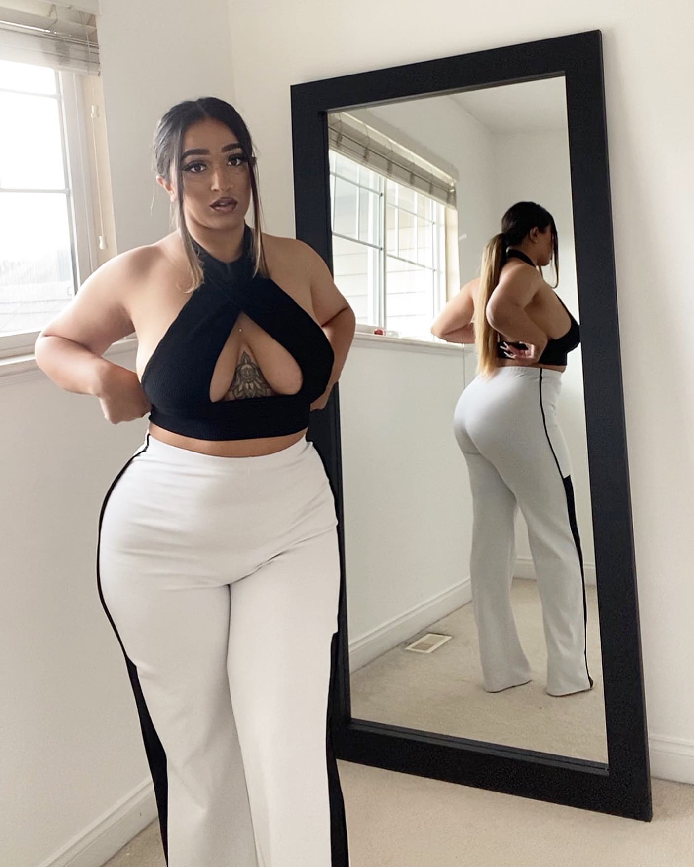 She's got curves | Scrolller