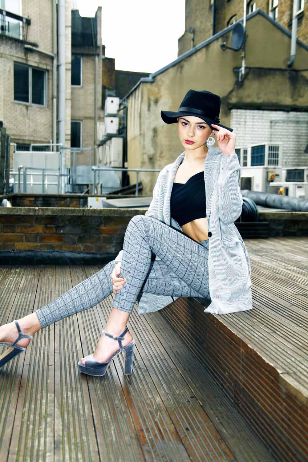 She's Lush | Scrolller