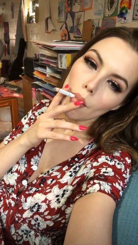 She's on her second pack already | Scrolller