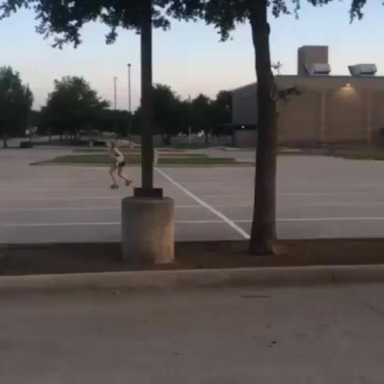 She's rolling under the bus | Scrolller