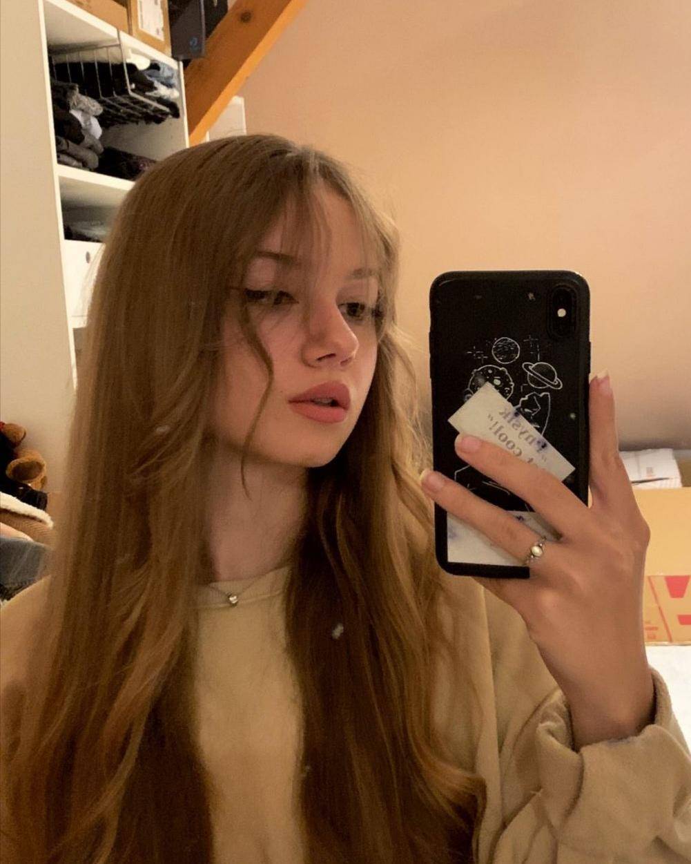 Shes So Gorgeous Scrolller