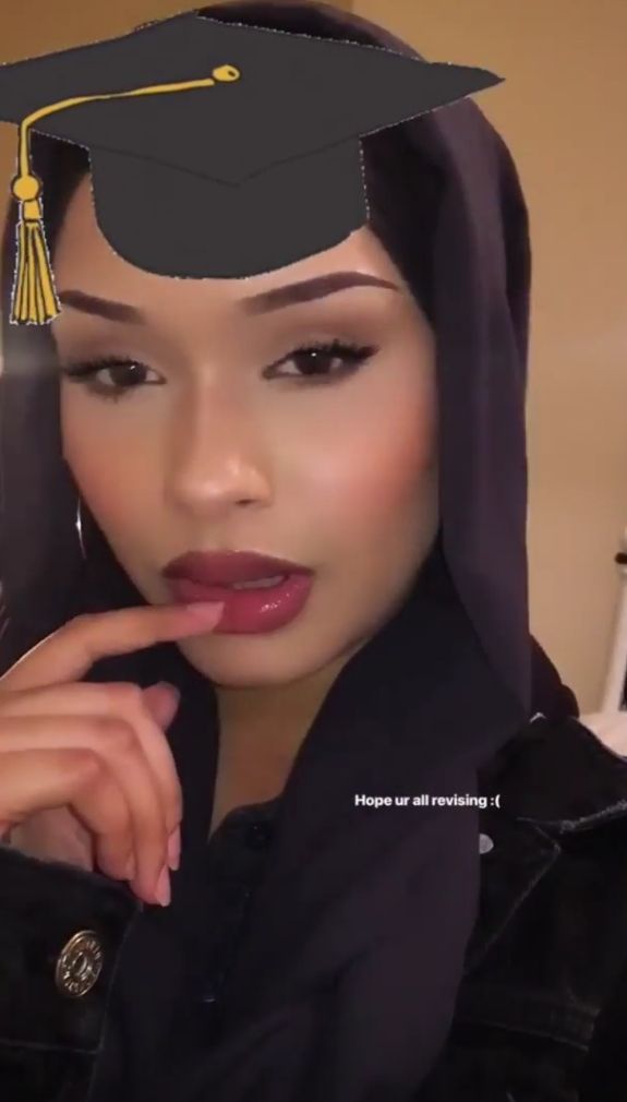 She's telling you something else | Scrolller