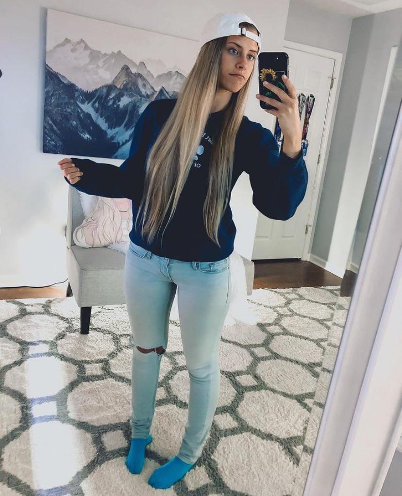 Shes Waiting For A Cumshot Show Her Some Love 😏😉🤭💦 Scrolller
