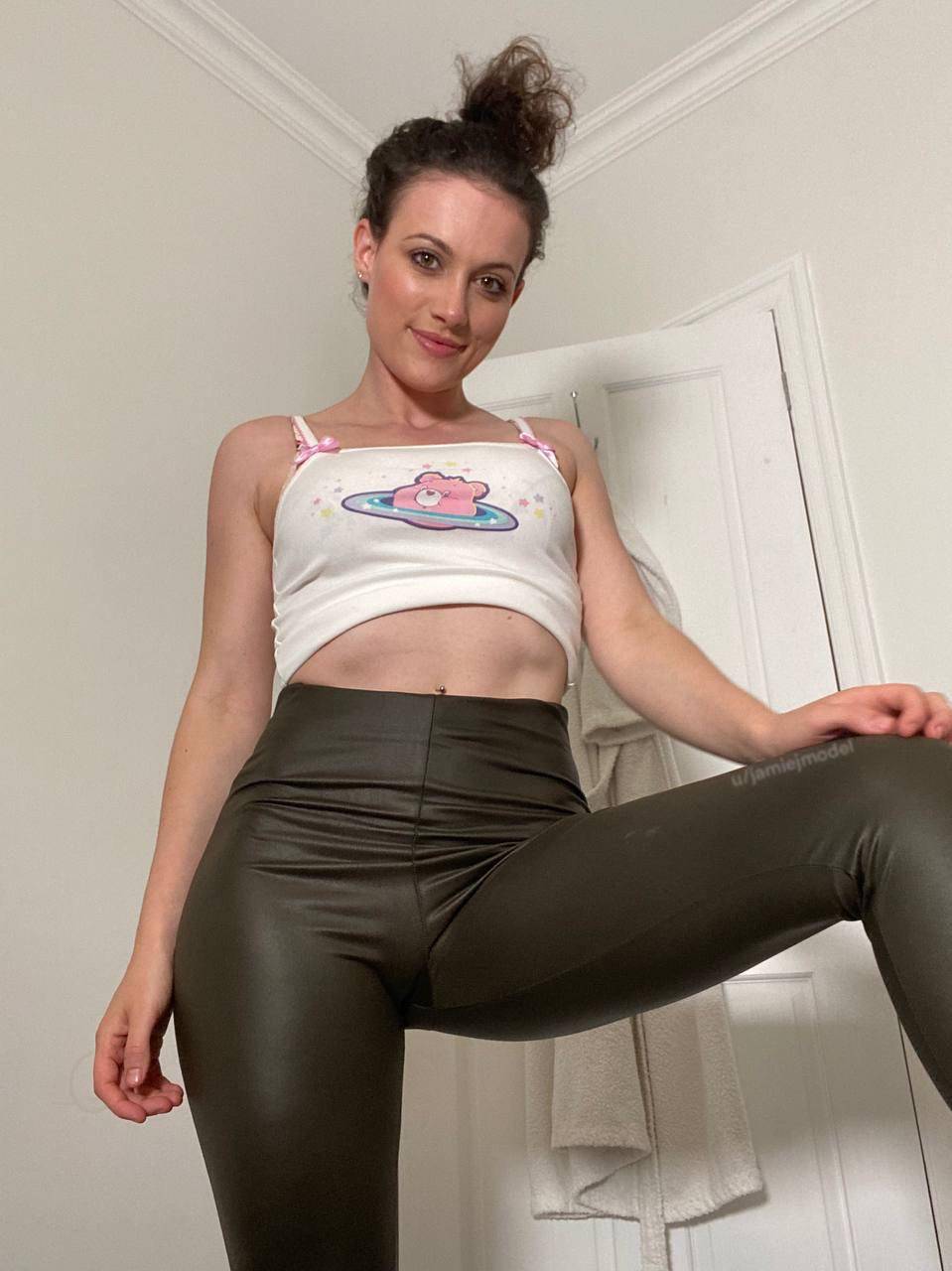 Shiny leggings 🥰 | Scrolller