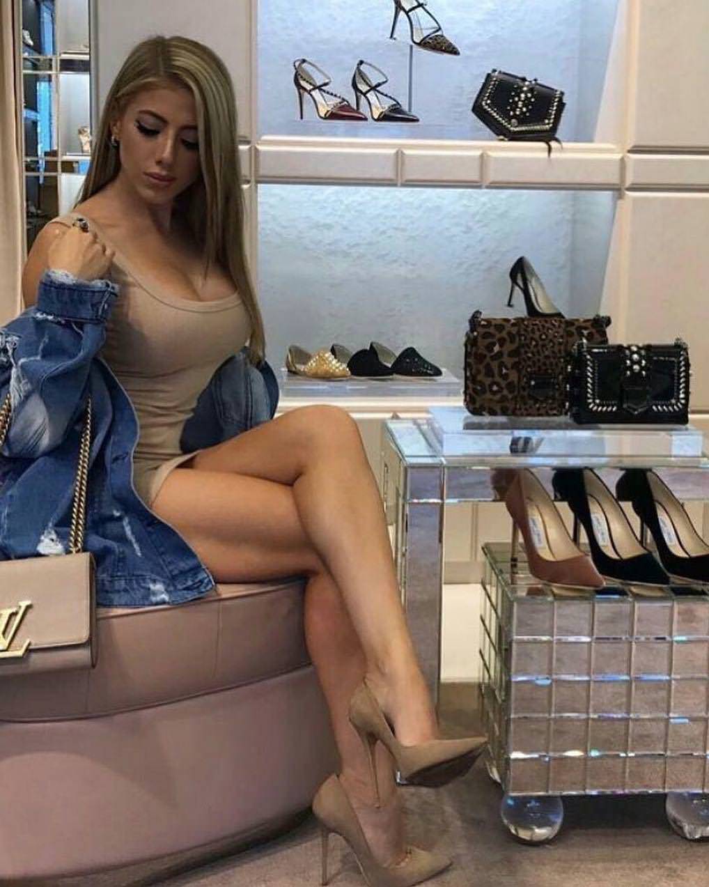 Shoe Store Bimbo | Scrolller