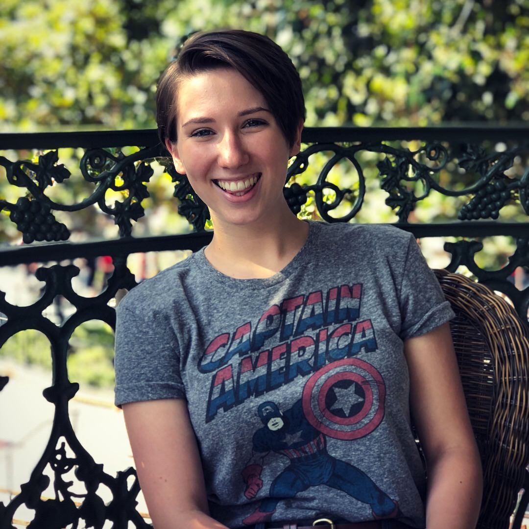 Short haired cutie | Scrolller