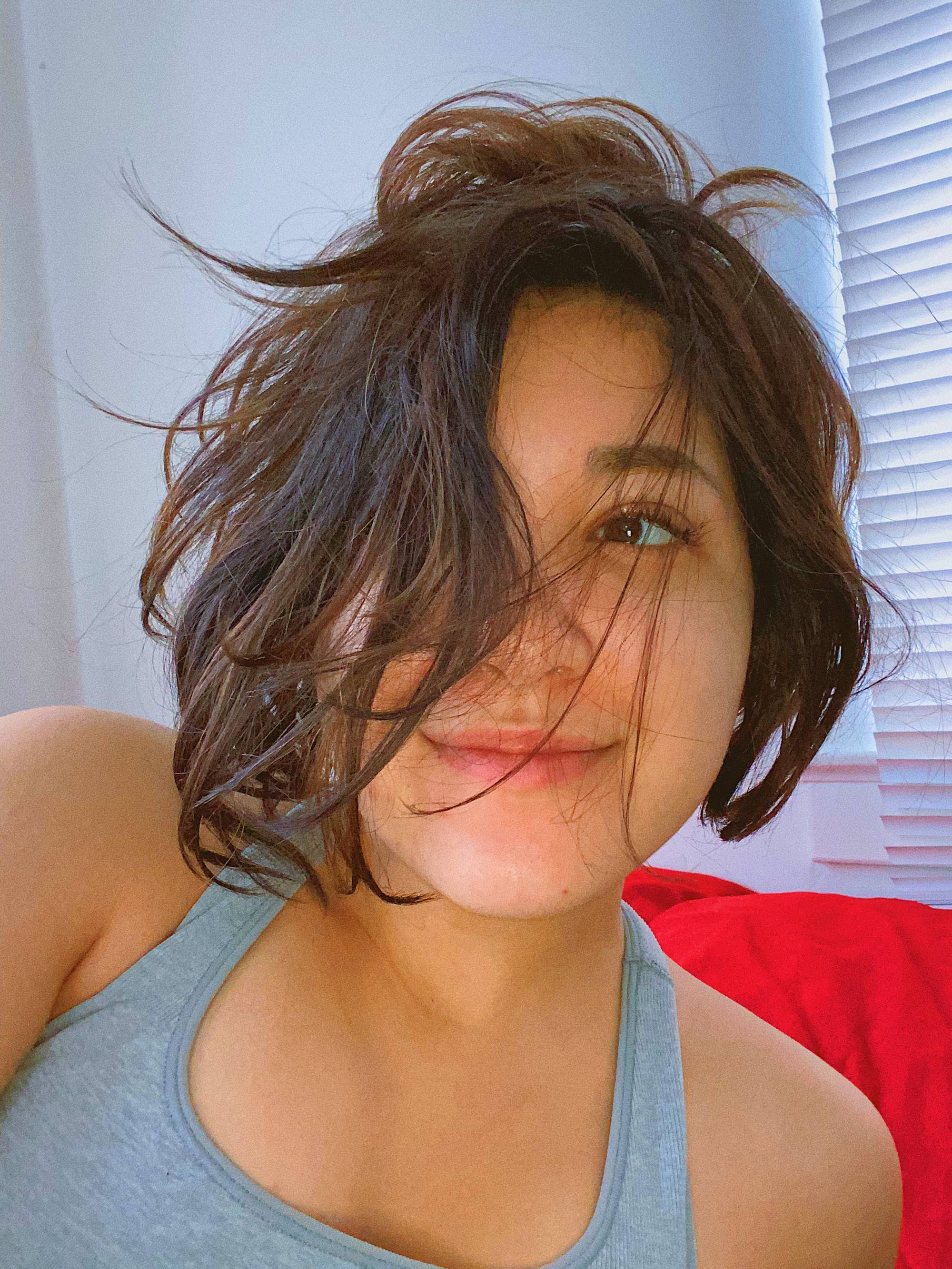 Short Haired Reality Scrolller