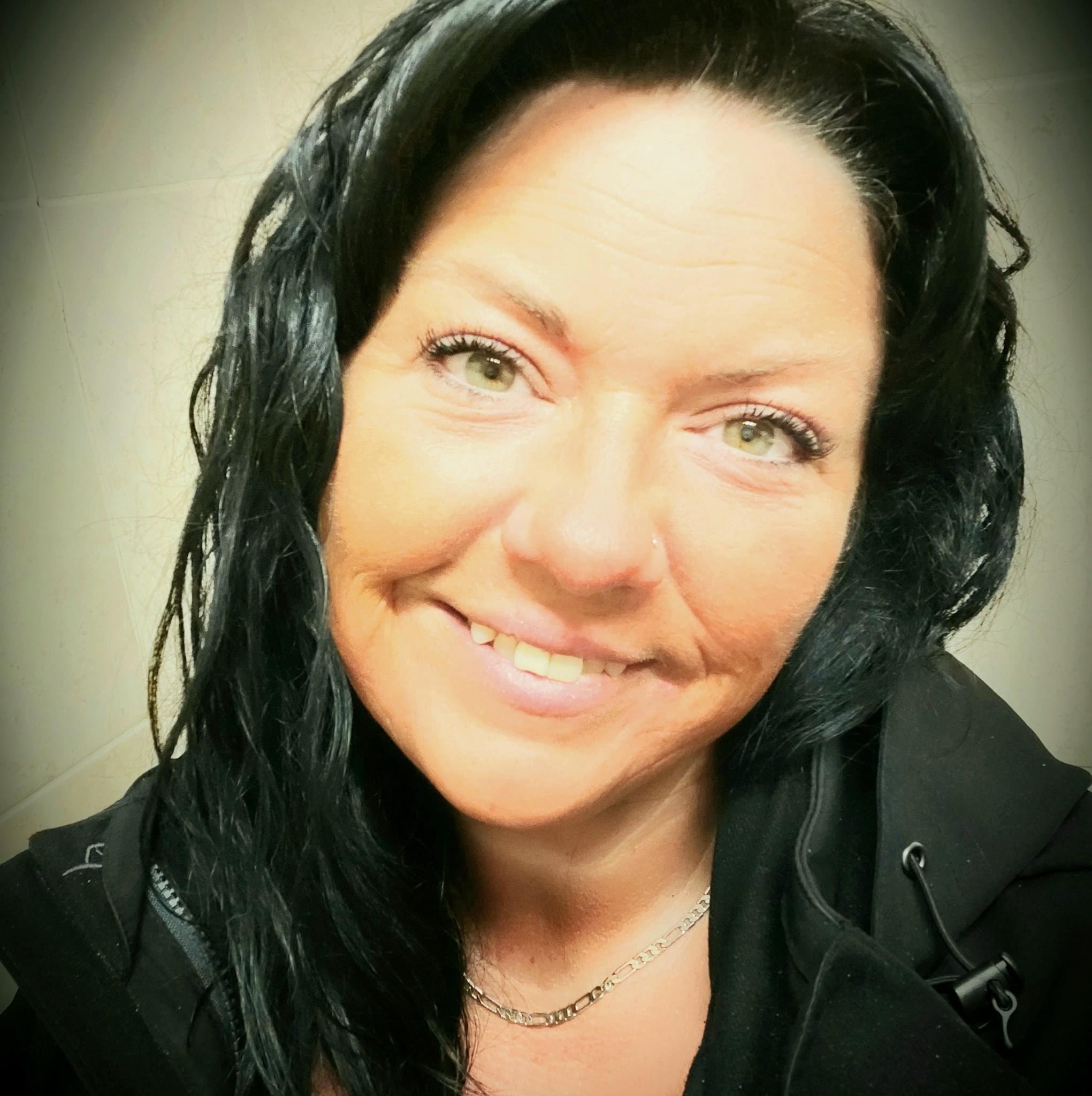 Show me how hard does my momma makes you | Scrolller