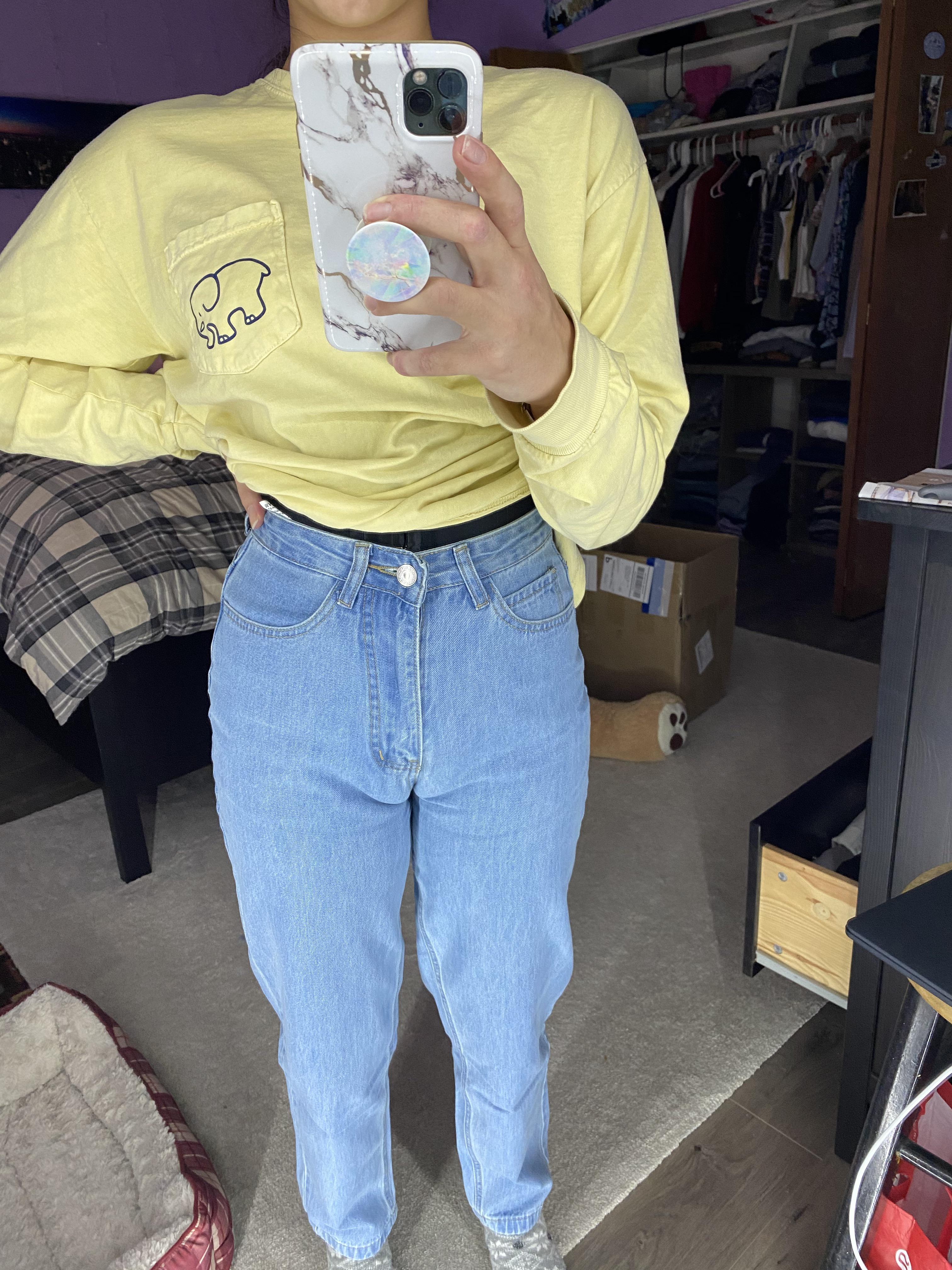 Camel toe in tight jeans | Scrolller