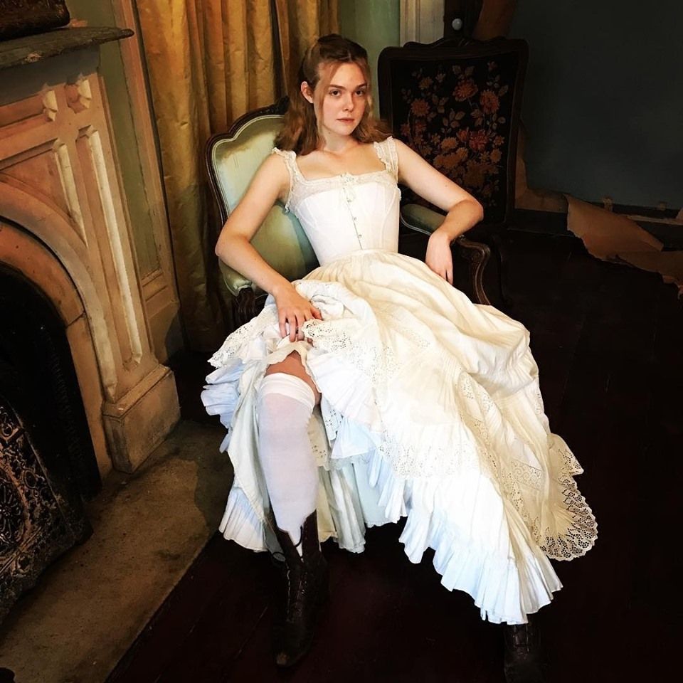 Showing Leg | Scrolller