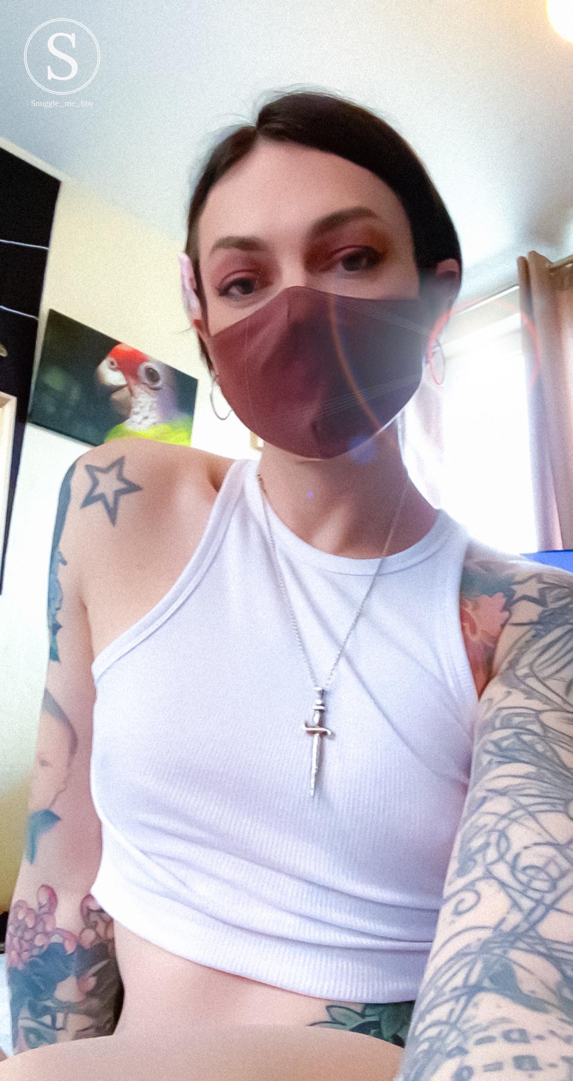 Showing off my new pendant 🗡🫀 ️‍🔥🐸 (41F) | Scrolller
