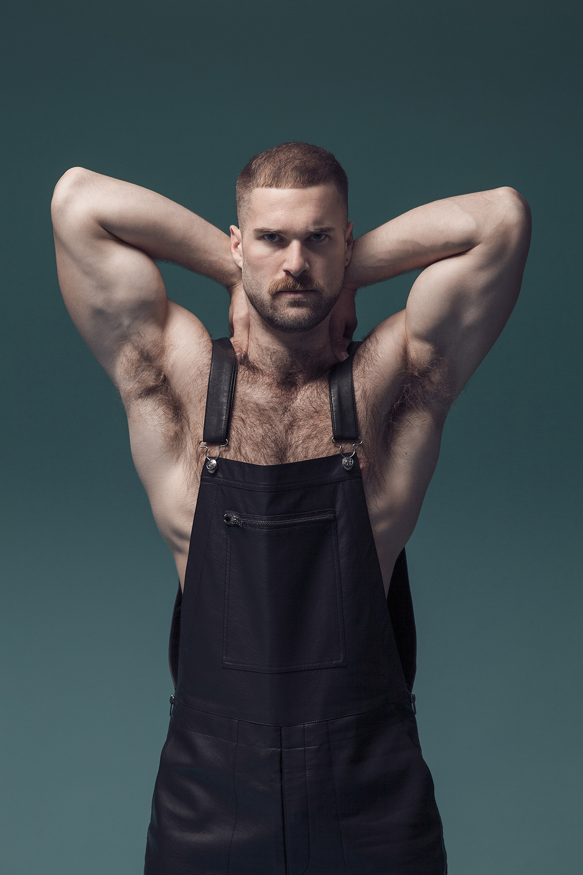 Showing off those arms and pits | Scrolller