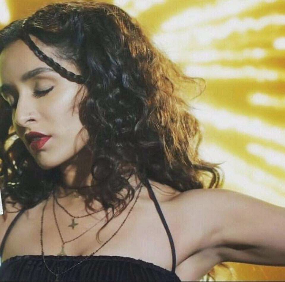 Shraddha Kapoor Scrolller
