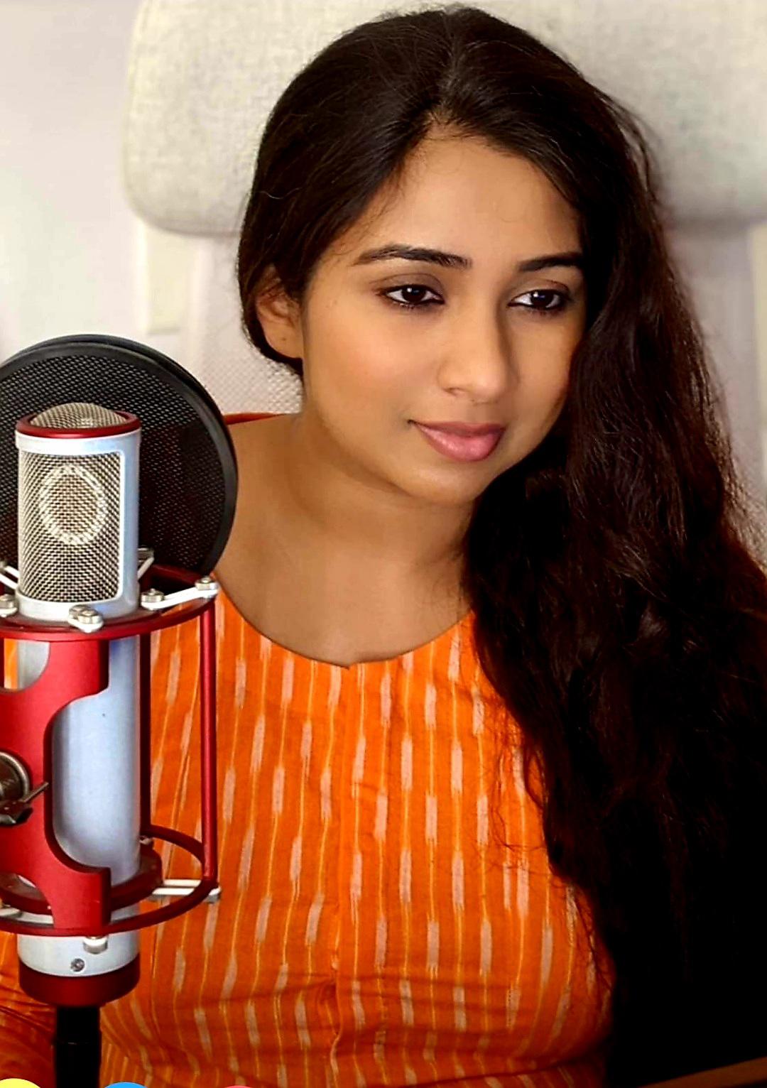 Shreya Ghoshal Tapping Boners | Scrolller